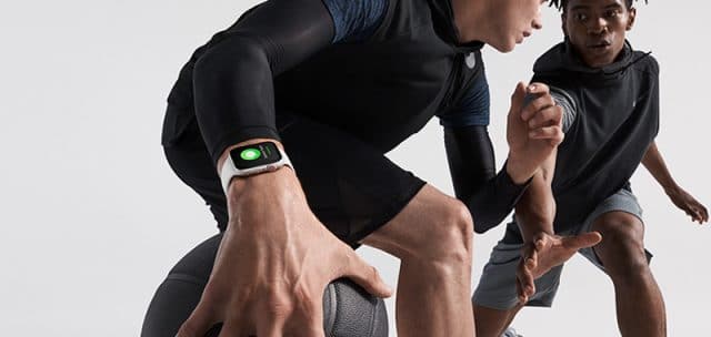 Apple Watch Series 4 vs Fitbit Versa: the battle of the smartwatches