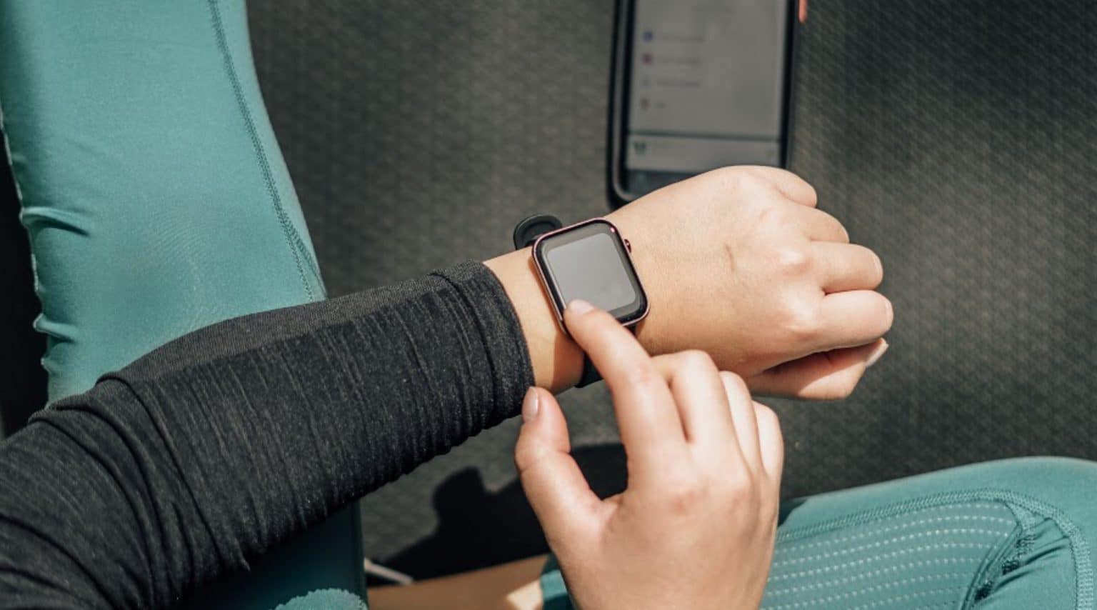 Mobvoi TicWatch GTH tracks skin temperature & SpO2 around the clock