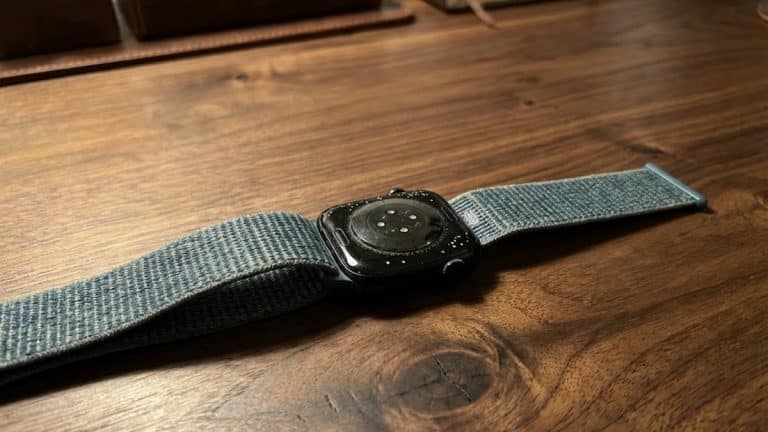 Apple offering free replacements for Jet Black Series 10